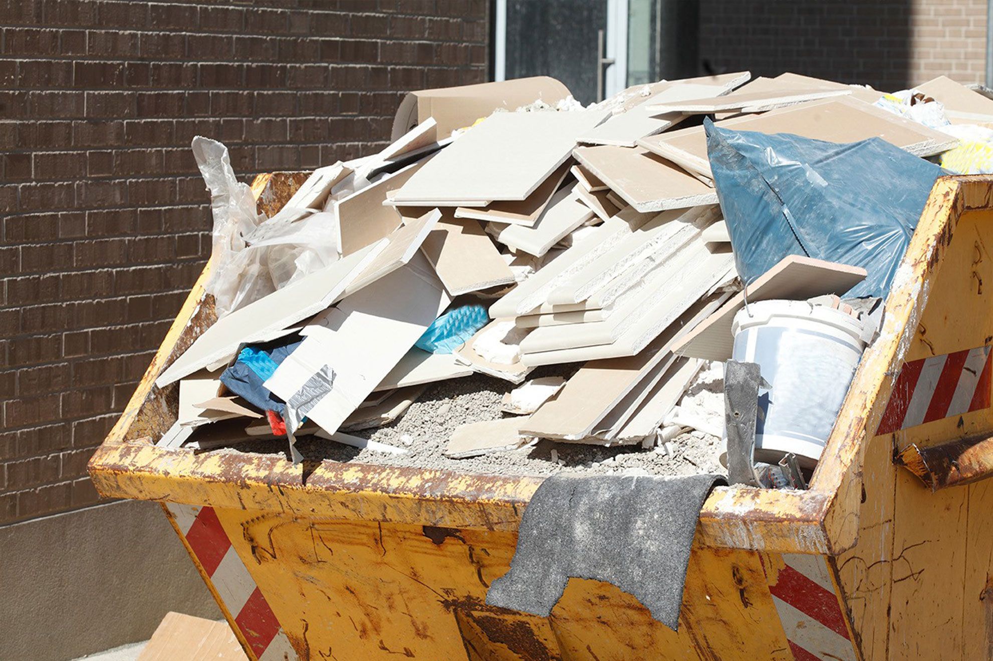 Benne de chantier : le bon réflexe pour évacuer vos déchets - Kiloutou